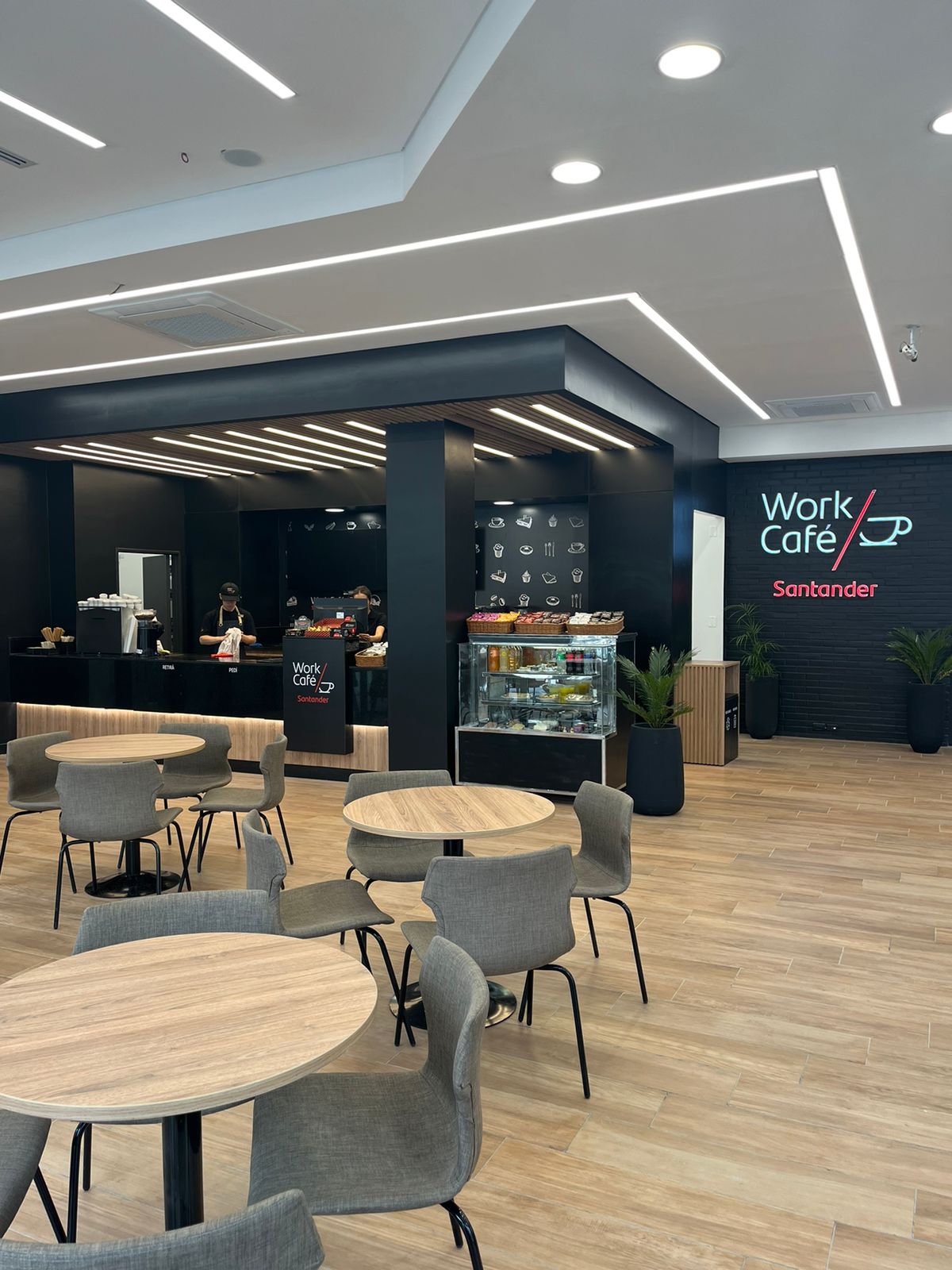 Santander | Santander avanza en la expansión de Work Cafés